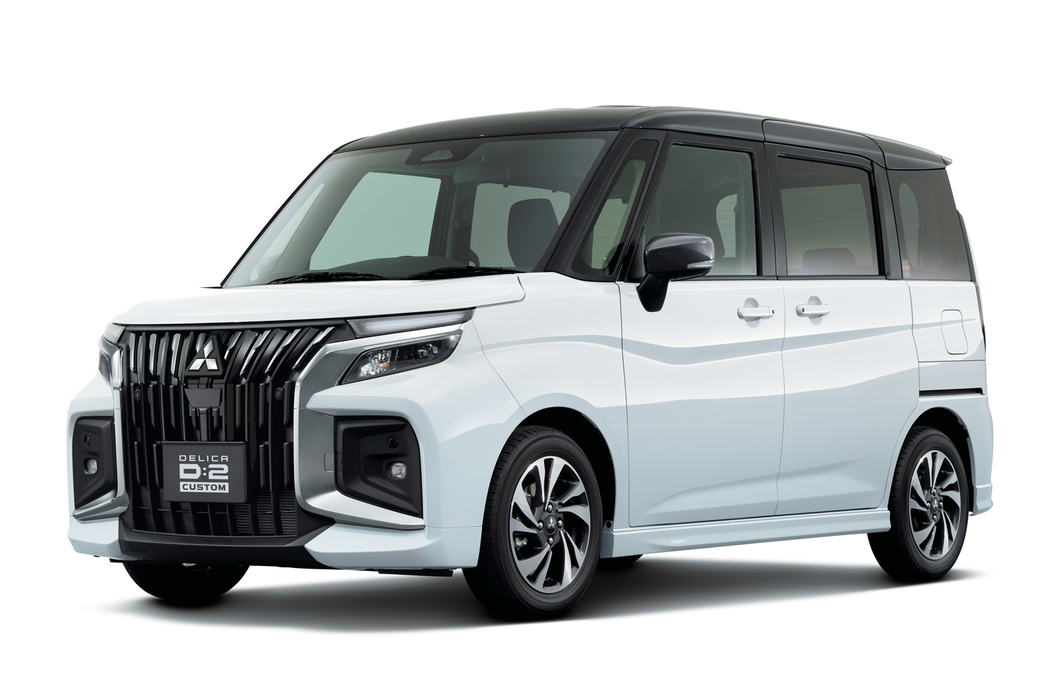 顔立ち一新！ 三菱が「デリカD：2」「デリカD：2カスタム」を一部改良 【ニュース】 - webCG
