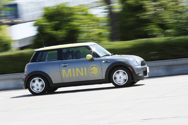 MINI E（FF）【試乗速報】 EVの新たな可能性 - webCG