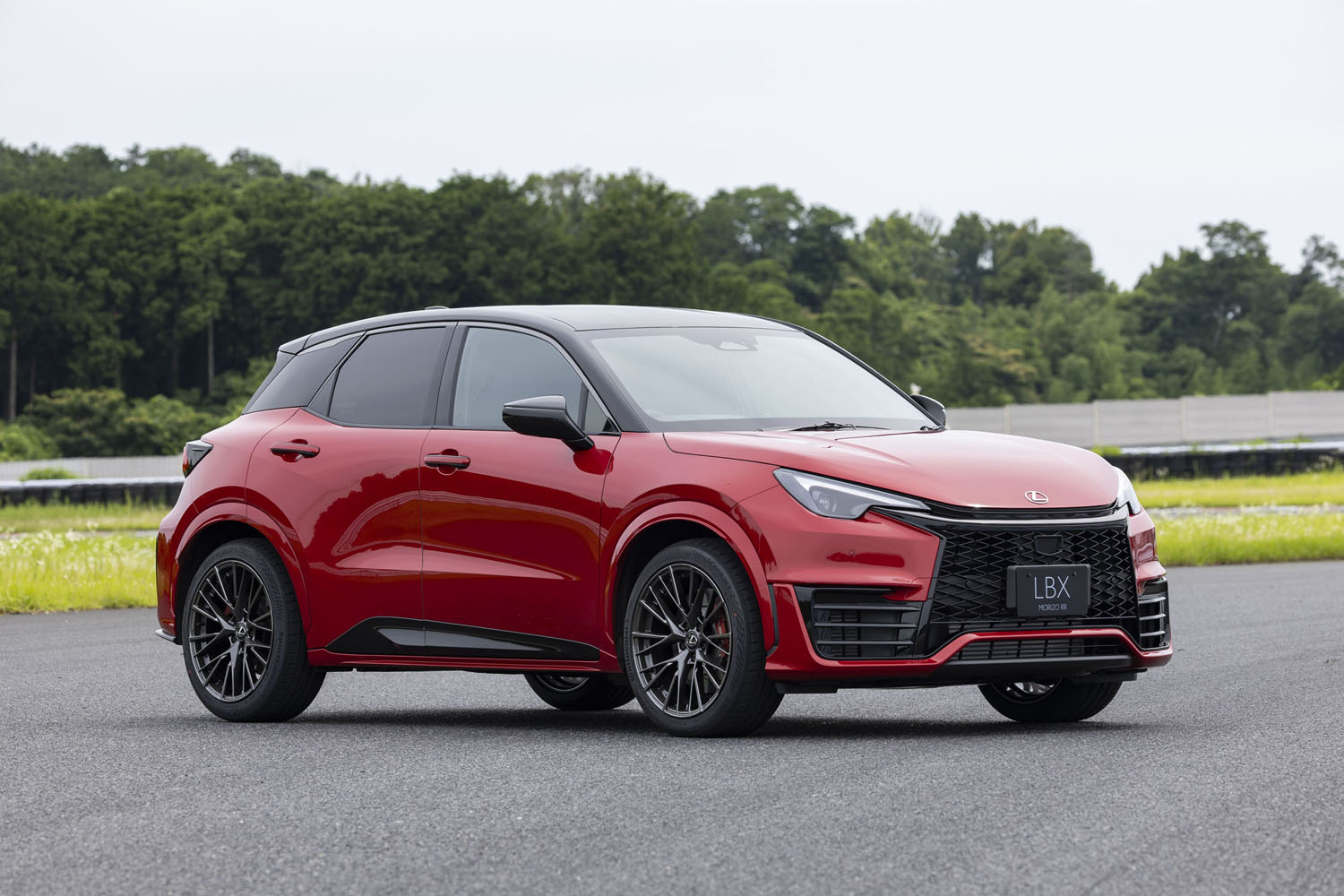 「レクサスLBX MORIZO RR」登場 「GRヤリス」のパワーユニットを移植した小型クロスオーバー 【ニュース】 - webCG