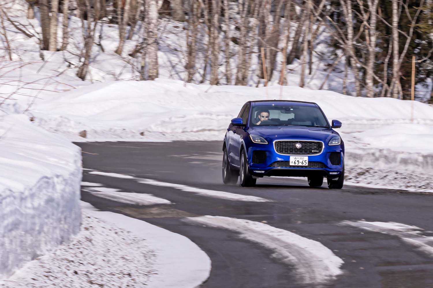 ジャガーEペースR-DYNAMIC SE P250（4WD/9AT）【試乗記】 SUVの皮をかぶったスポーツカー - webCG