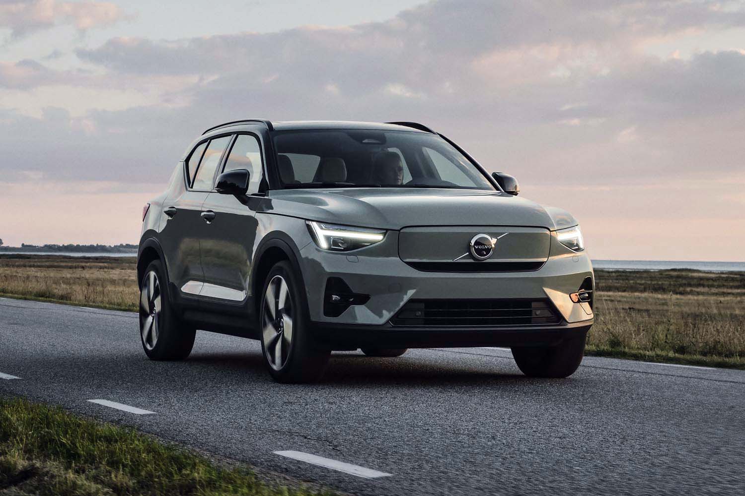 「ボルボXC40」の電気自動車バージョン「XC40リチャージ」が上陸 【ニュース】 - webCG