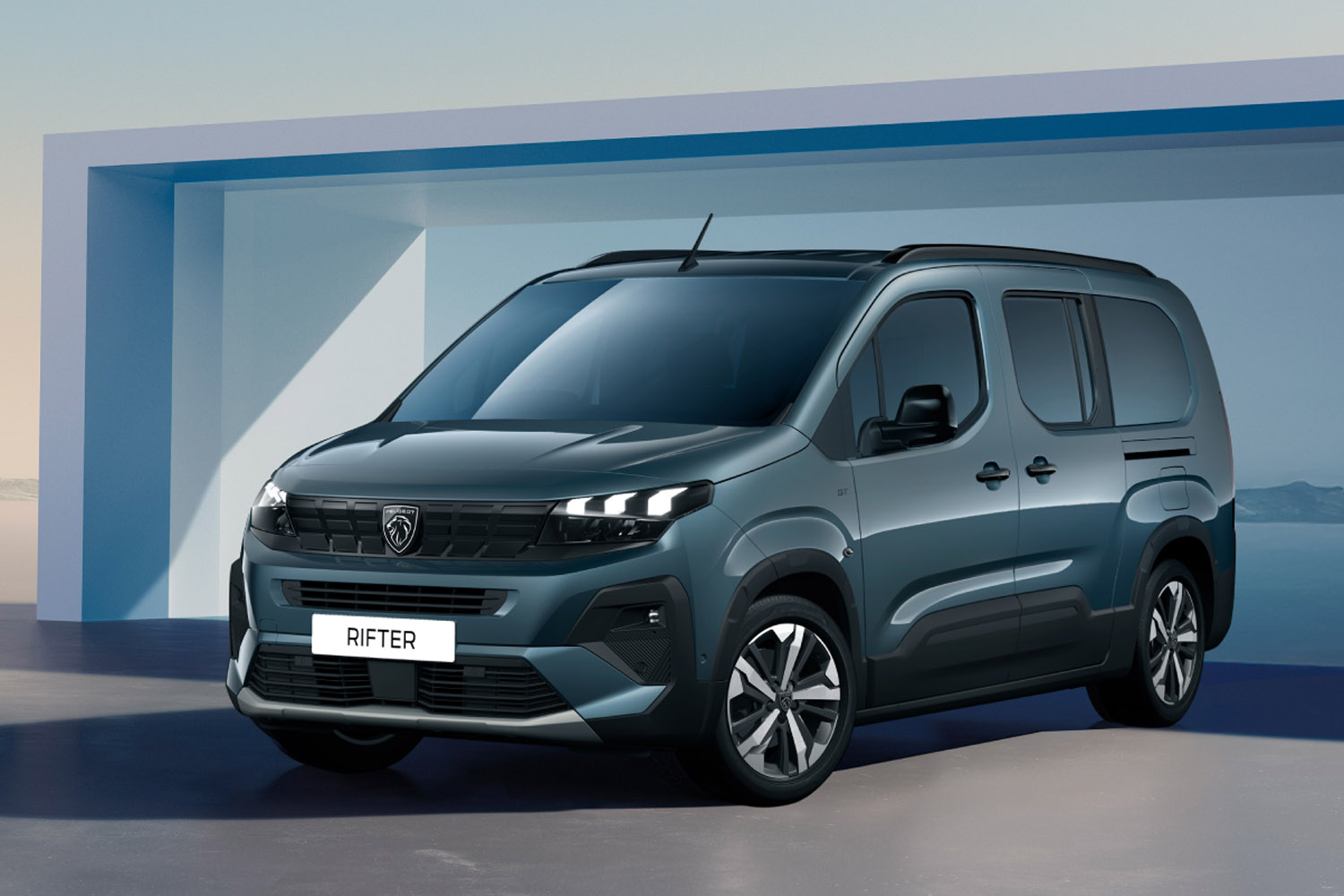 「プジョー・リフター ロングGT」に特別な外板色をまとった限定車「キアマブルーエディション」発売 【ニュース】 - webCG