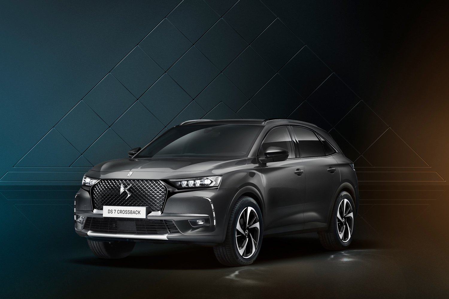 ブラックで内外装をコーディネートした「DS 7クロスバック」の特別仕様車「リーニュノアール」発売 【ニュース】 - webCG